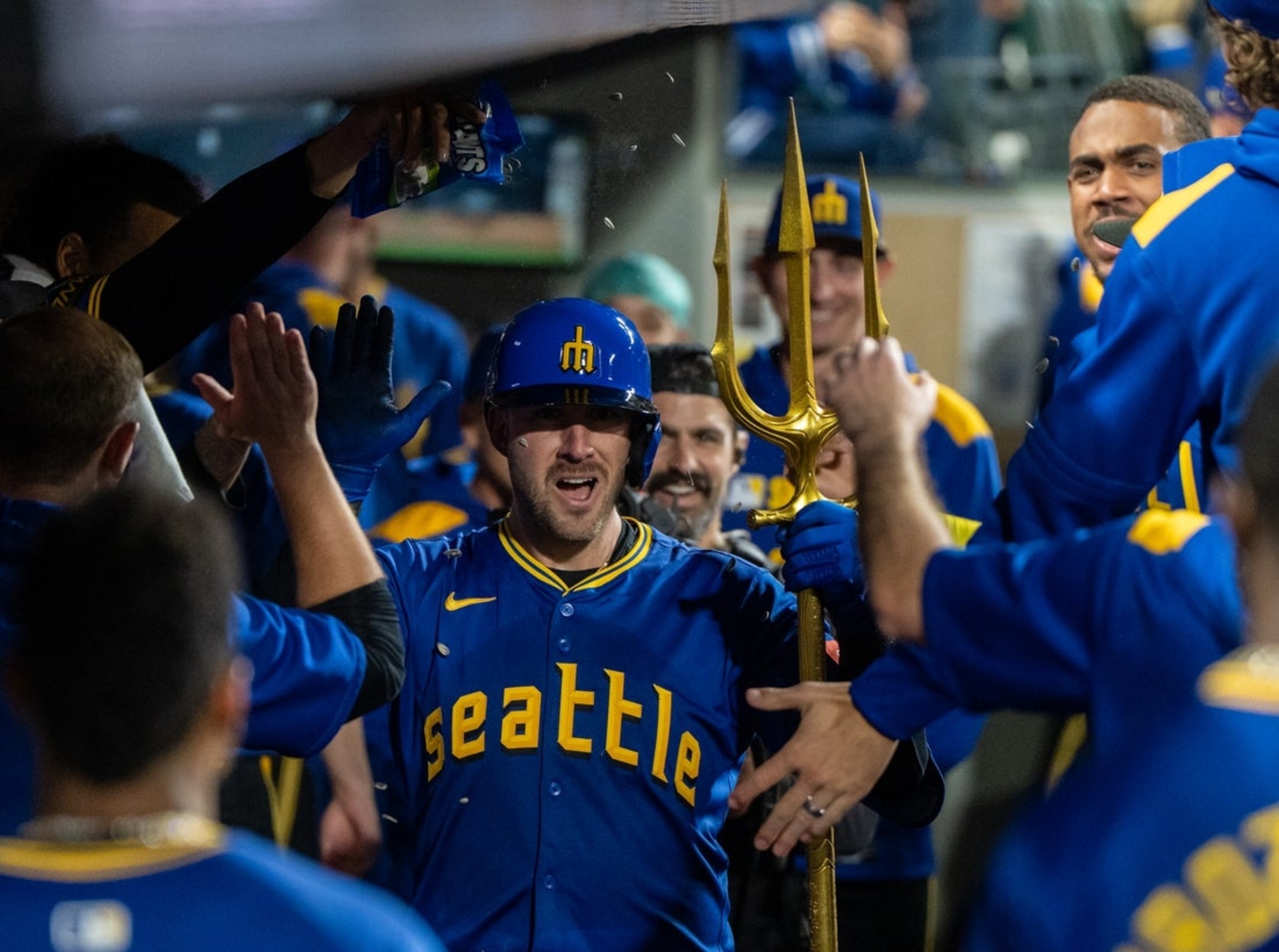 Mariners face Angels, aiming for eighth straight victory