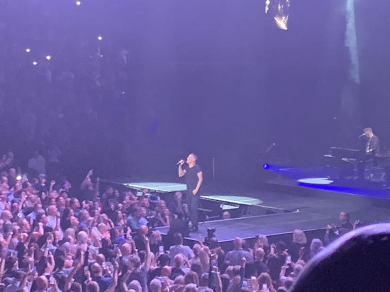 Concert review: Bryan Adams returns to Vancouver with Roll With the ...