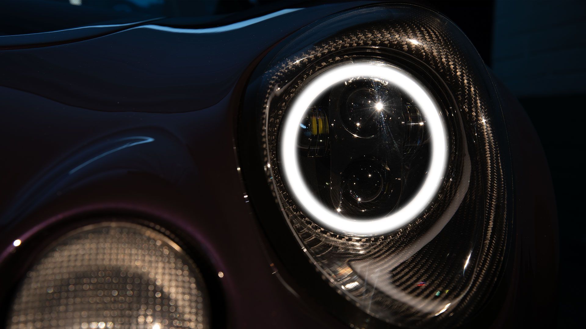 First-Gen Lotus Elise Restomod Borrows McLaren F1's Central Seating ...