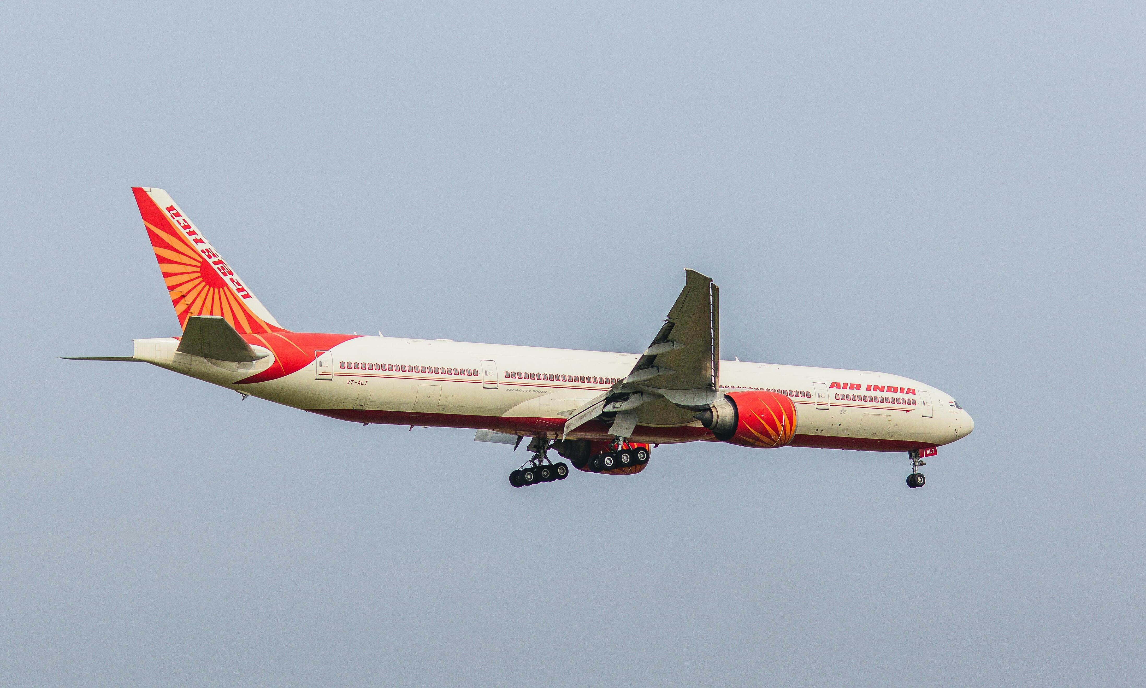 Over 200 passengers stuck in hot Air India plane for 2 hours after ...