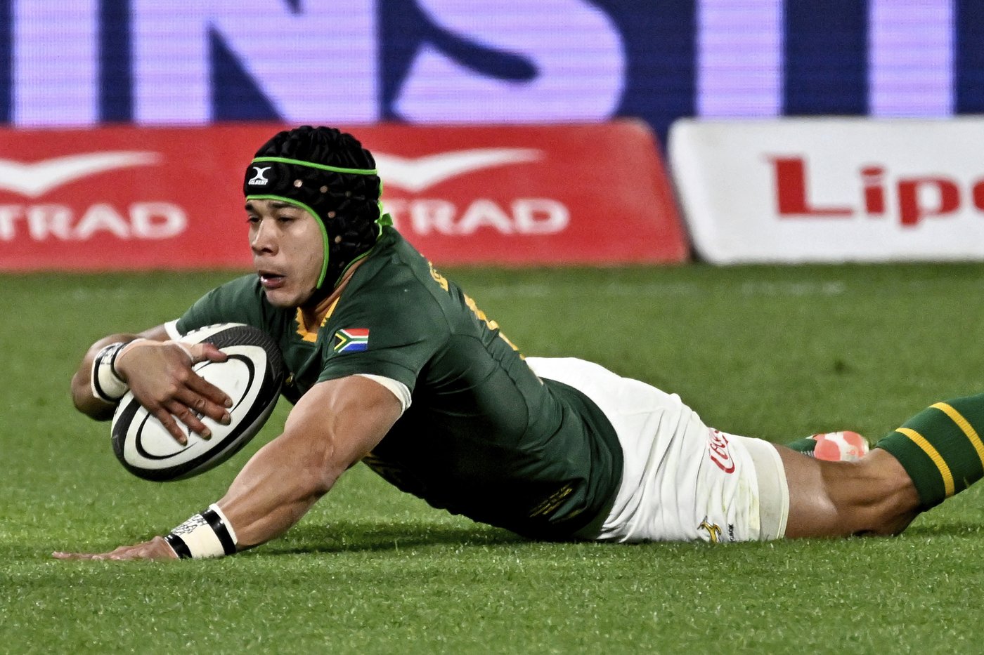 South Africa beats New Zealand 43-10, inflicting the All Blacks ...