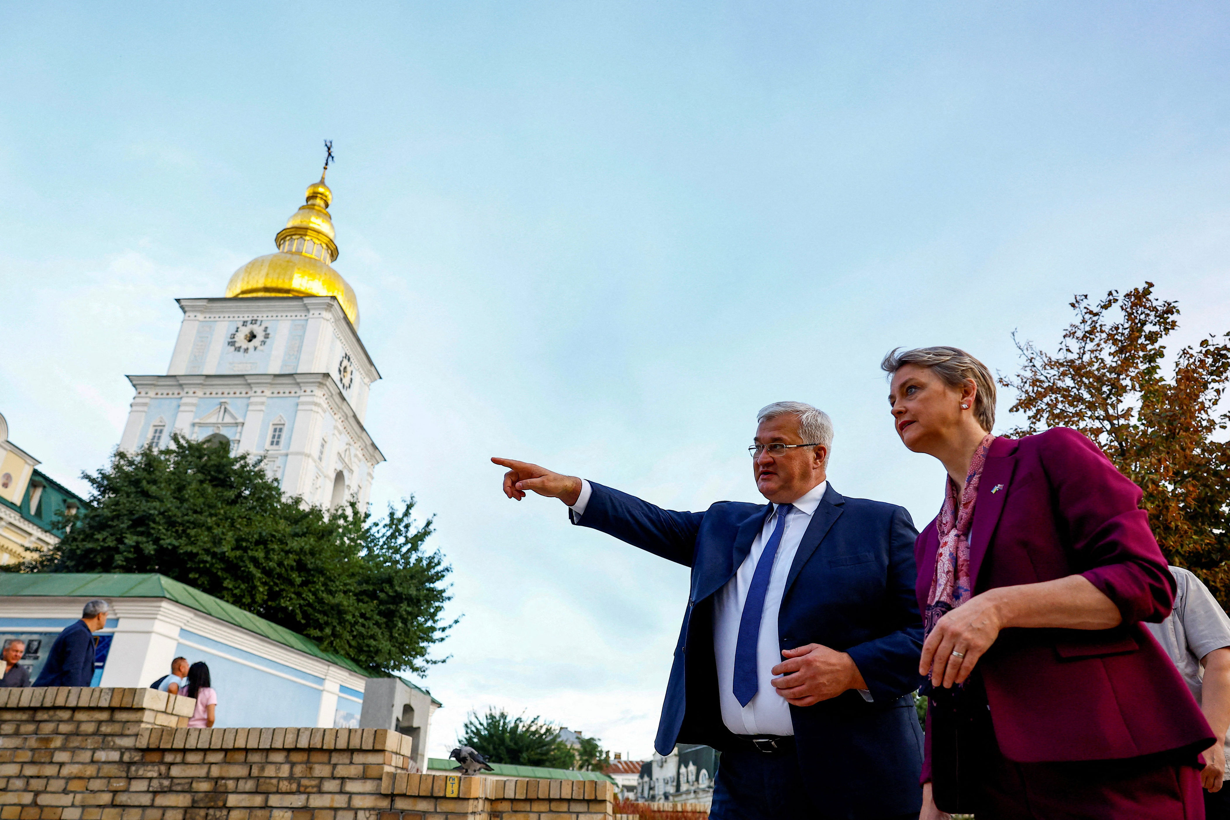 Ukraine-Russia latest: Trump ‘ready to do major sanctions’ on Moscow ...