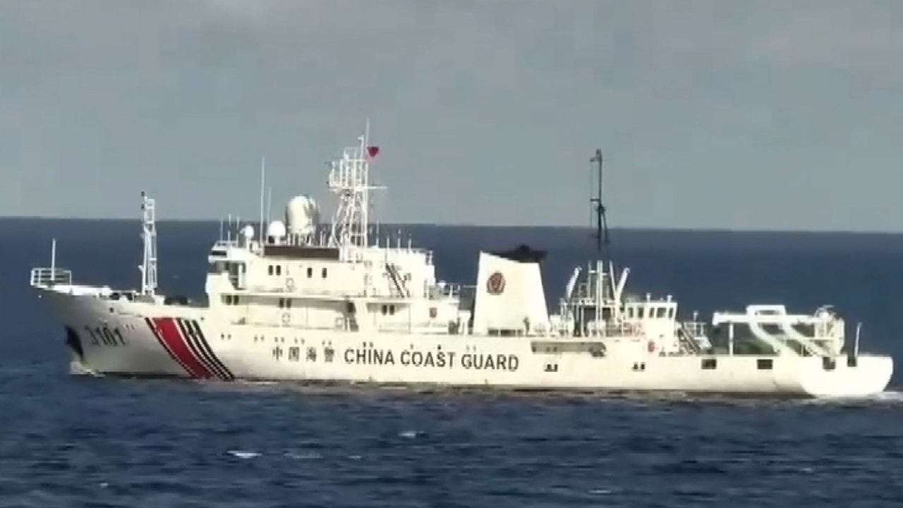 Taiwan Expels Chinese Coast Guard Ship Close to Pratas Island