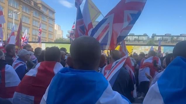 'Charlie' Kirk chant rings out at gathering for Tommy Robinson's UTK ...