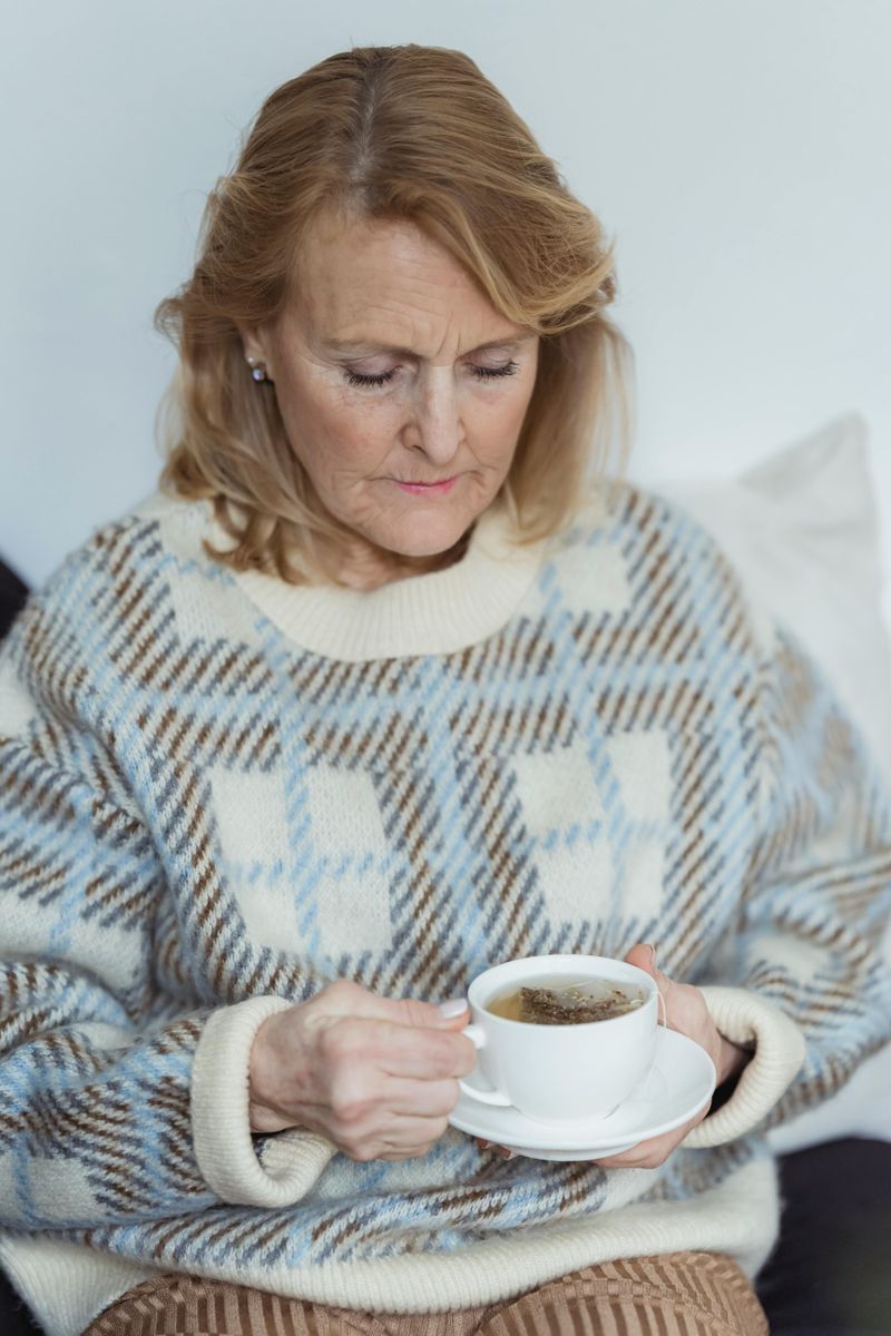 15 Things Mature Women Do That Secretly Make Them Look Older