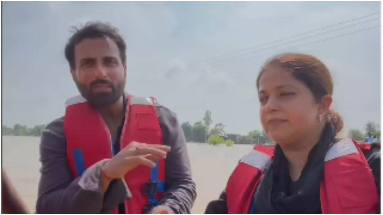 Sonu Sood’s emotional Punjab flood visit, villagers offer food amidst ...