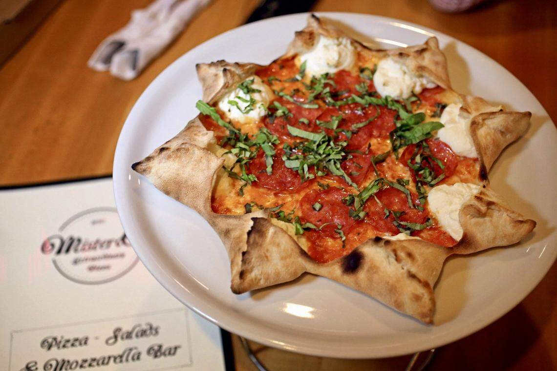 A Miami-born restaurant with star-shaped pizza is expanding in Florida