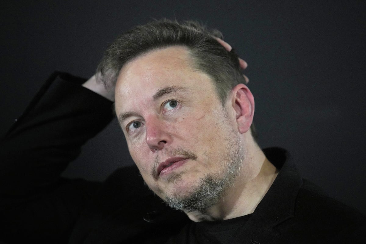 Elon Musk calls for change of UK Government at Tommy Robinson rally