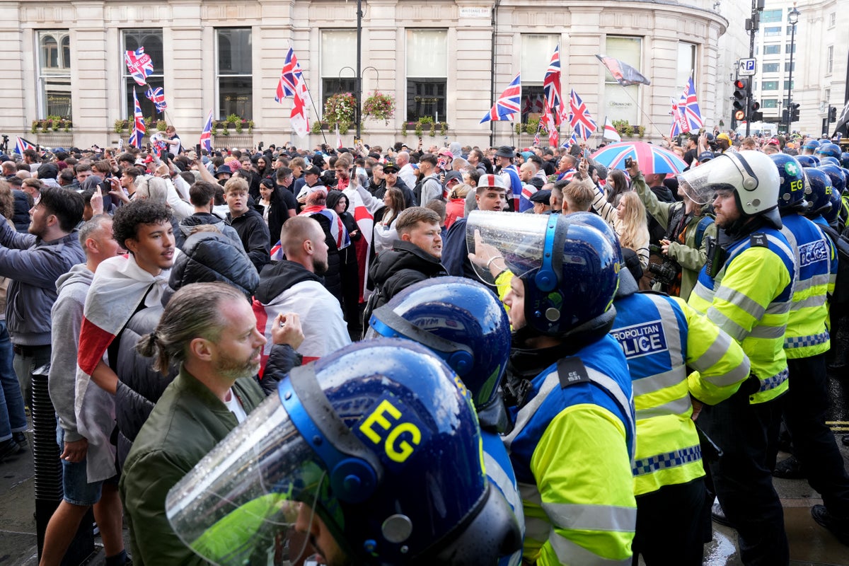 London protests latest: Starmer says rally sent ‘shiver’ through UK as ...