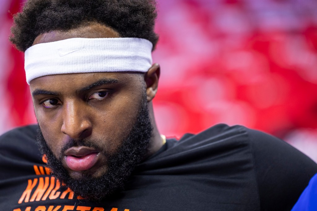 Knicks center Mitchell Robinson slams critics, defends expressing ...
