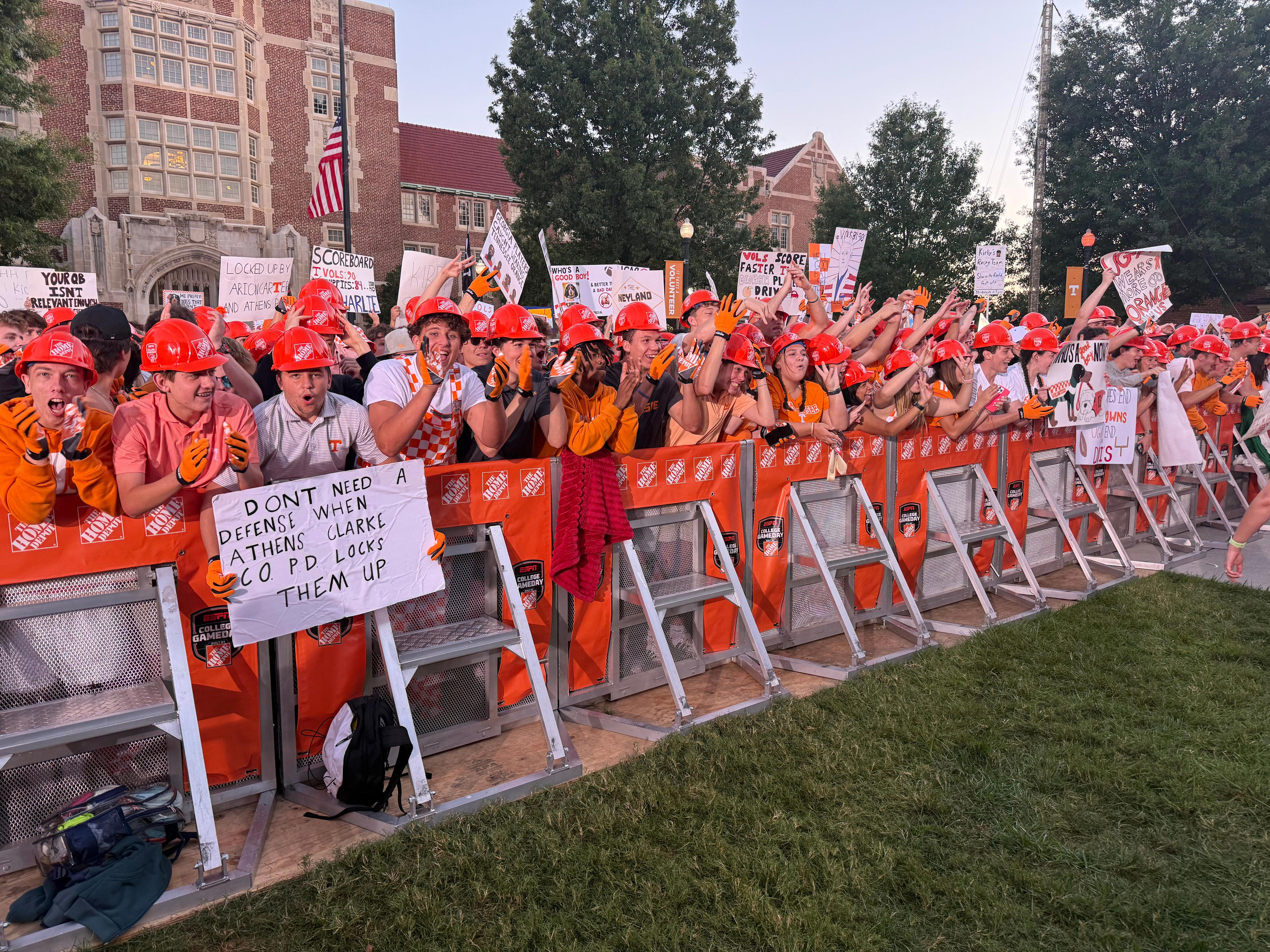 Tennessee fans troll Alabama's Kalen DeBoer with FSU war chant on ...