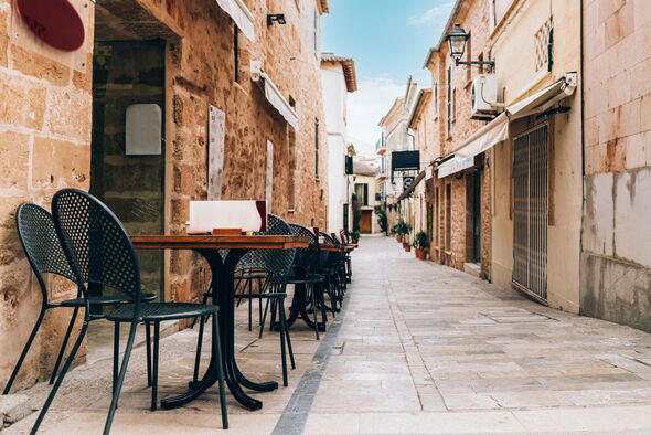 Panic in Spain as Barcelona, Majorca and Malaga 'abandoned' by tourists ...