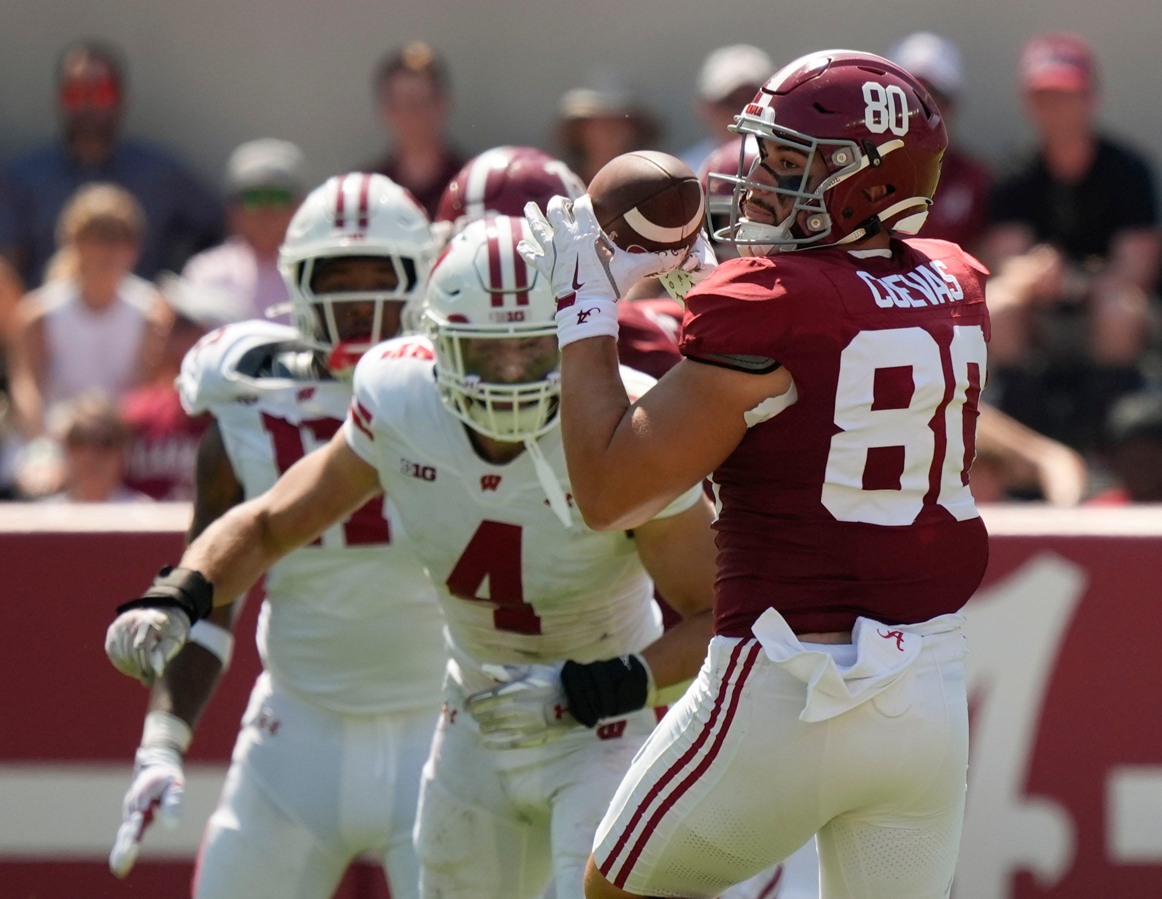 Wisconsin football depth chart for Game 6 vs. Iowa on Oct. 11 at Camp ...
