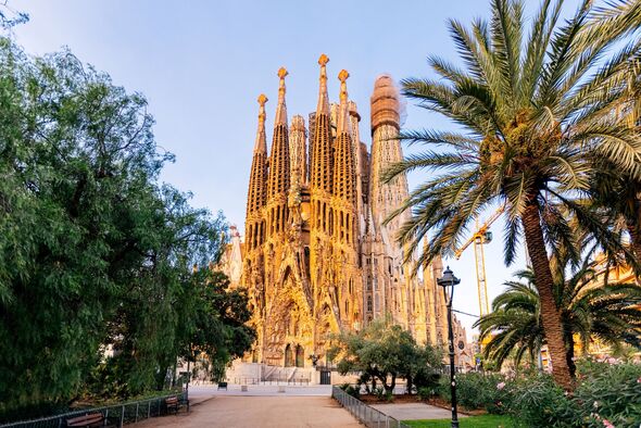 Panic in Spain as Barcelona, Majorca and Malaga 'abandoned' by tourists ...