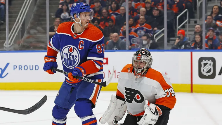 Insider rules out Oilers, Flyers as Carter Hart landing spots