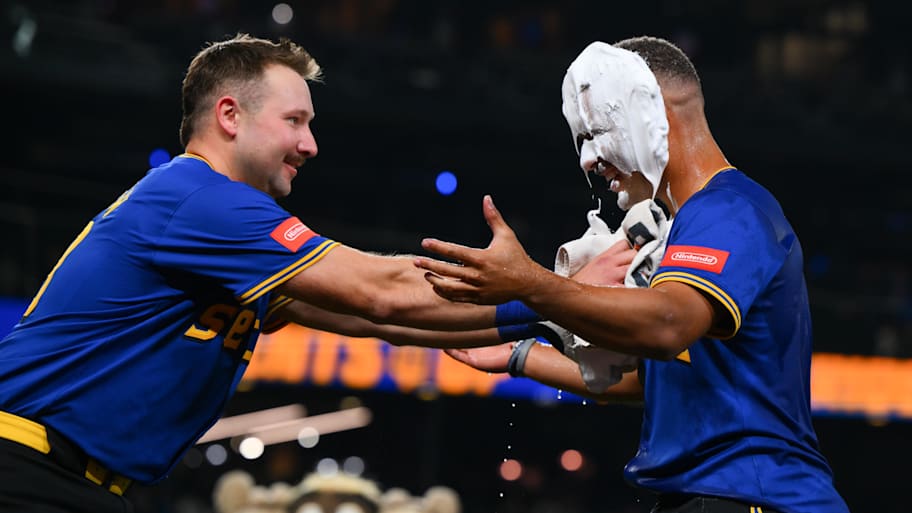 Mariners Keep Pace in Tight AL West Race as Astros, Rangers Both Win