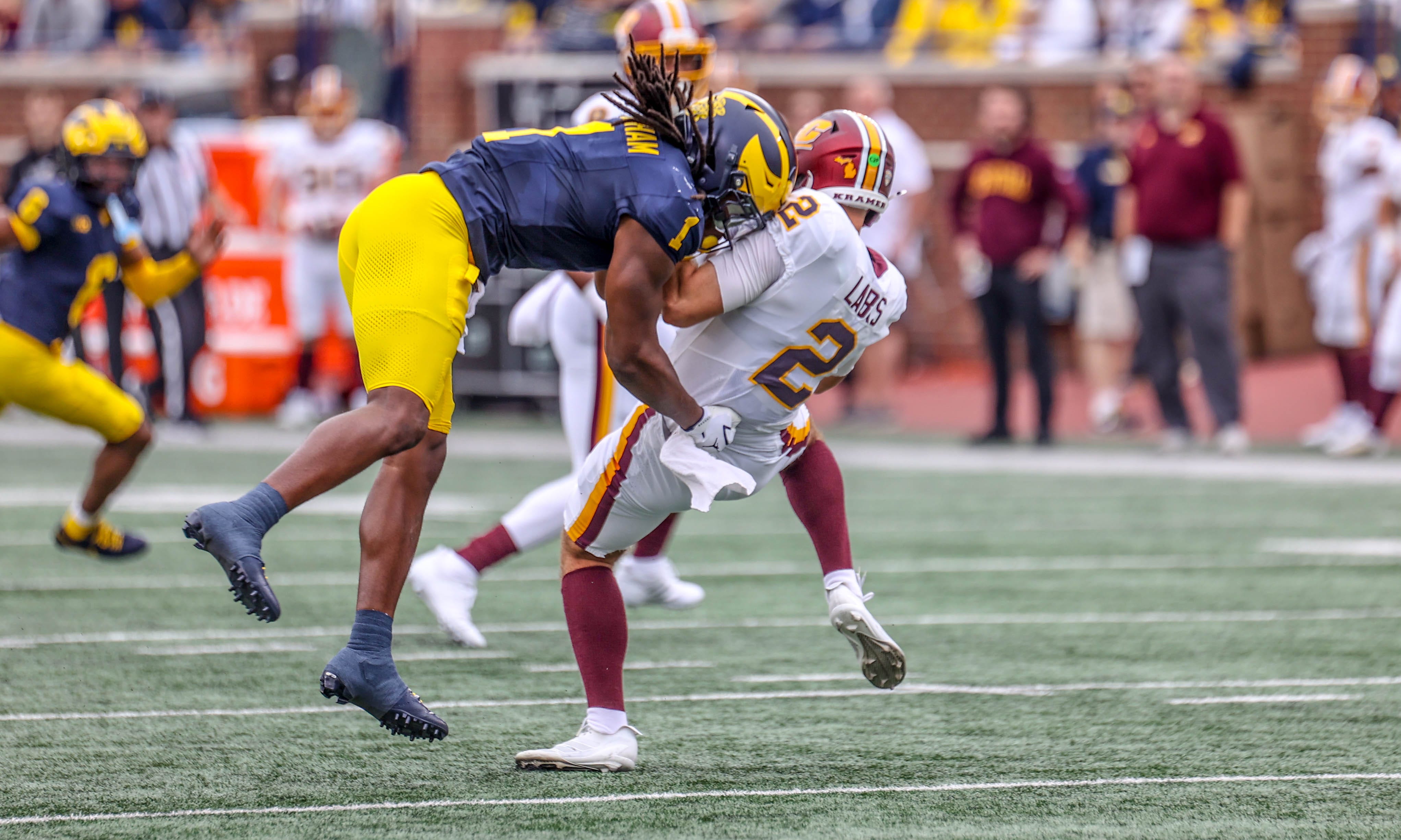 Michigan LB Jaishawn Barham at EDGE leads team in sacks, and earns ...