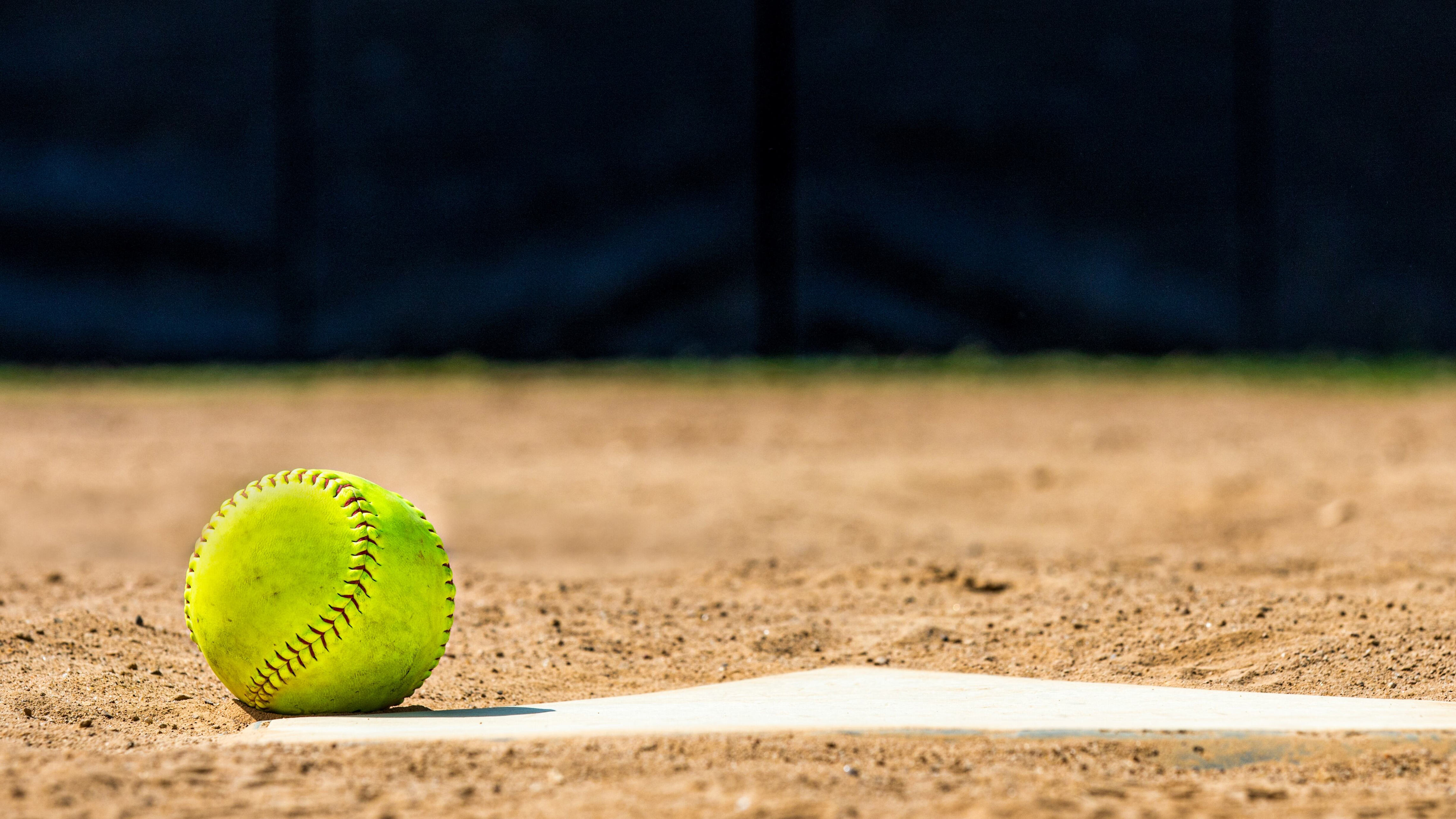 Driver in crash that killed Umpqua college softball coach, player ...