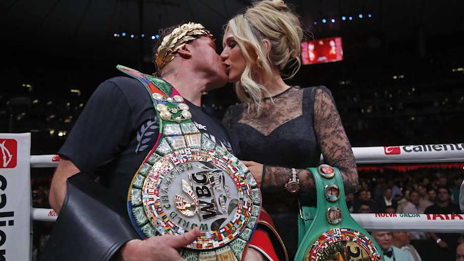 Who is Canelo Álvarez’s wife Fernanda Gómez?