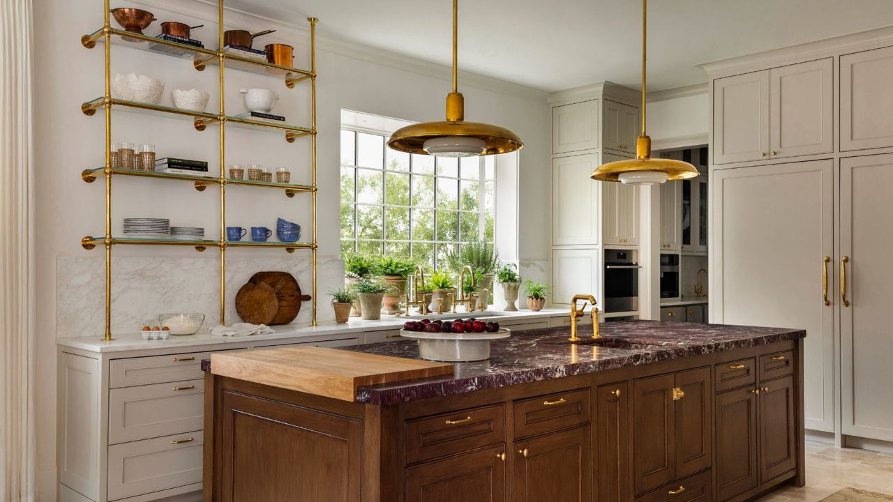 This is the 1 accessory designers always add to kitchens – it's chic ...