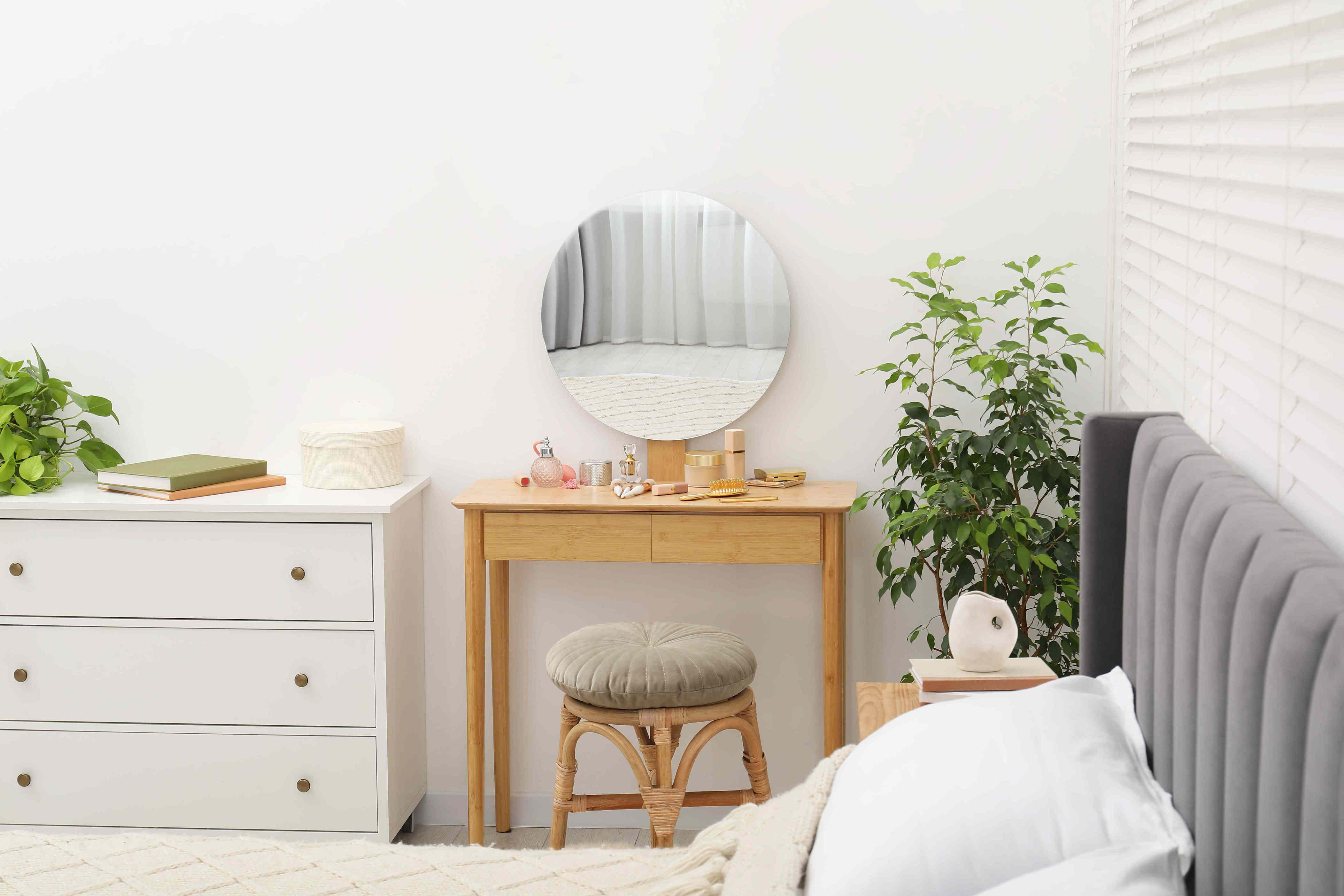 5 Feng Shui Habits My Mom Taught Me That Still Bring Balance to My Home