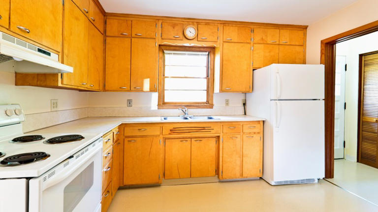 The Clever Solution For Updating Outdated Kitchen Cabinets Without Any ...