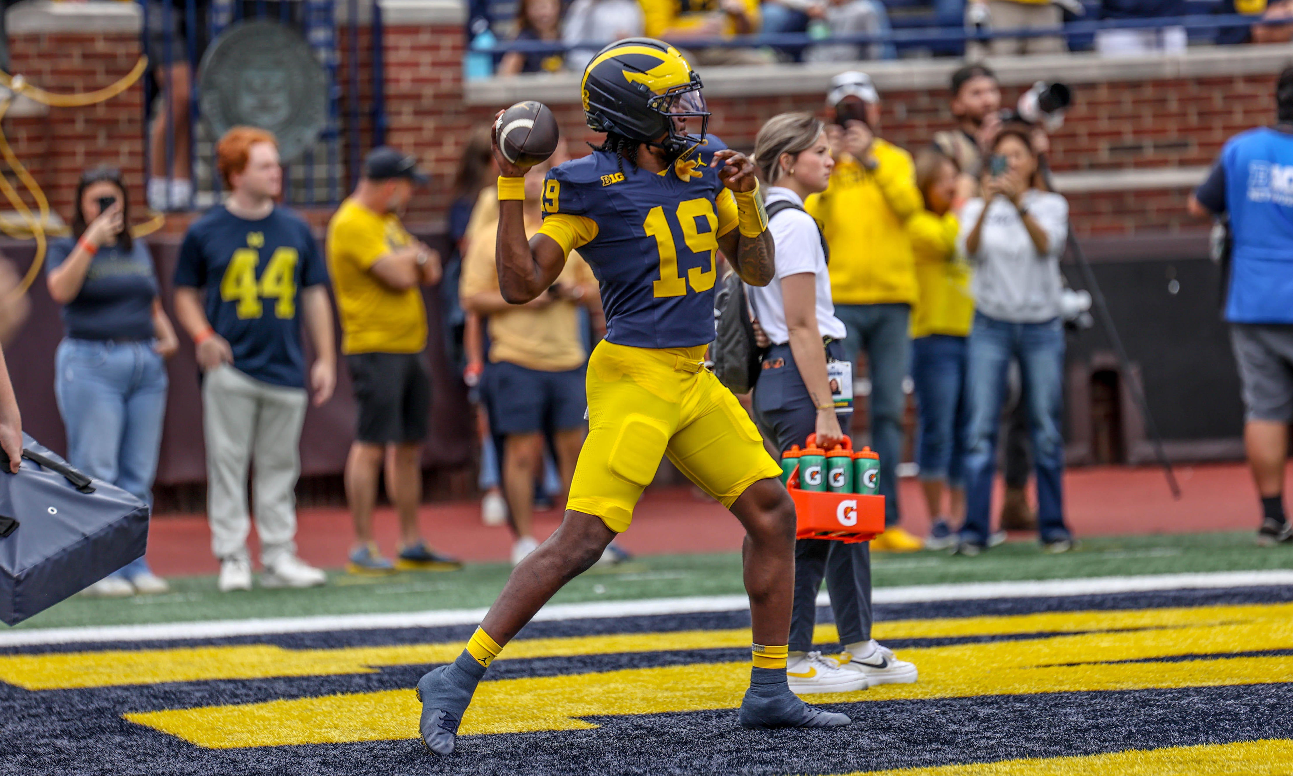 Michigan QB Bryce Underwood cracks ESPN’s top 3 freshman list after ...