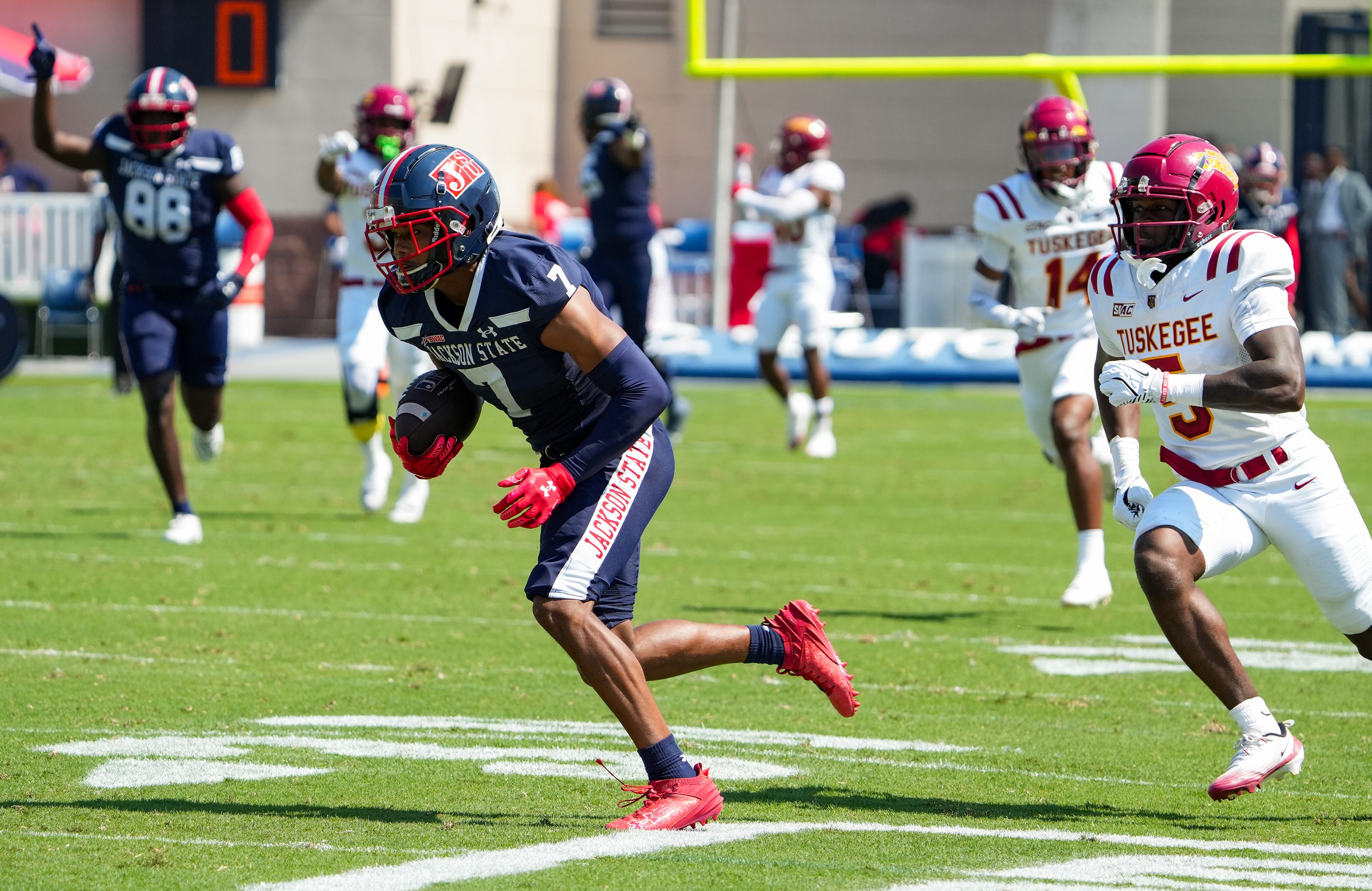 JaCobian Morgan throws four TD passes, Jackson State football crushes ...