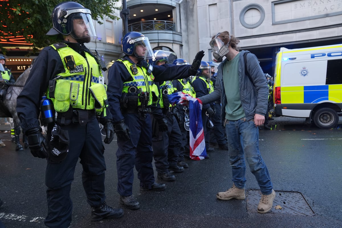 25 arrested and 26 police officers hurt at ‘Unite the Kingdom’ rally