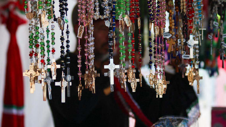 ‘Fiesta Hispana' celebrates Hispanic culture in Kansas City's West Bottoms