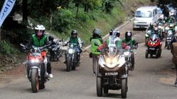 Apa perbedaan motor touring, dual sport, dan adventure untuk perjalanan ...