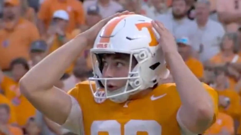 Tennessee Fans' Face Expressions Sum Up Kicker's Gut-Wrenching Miss vs ...