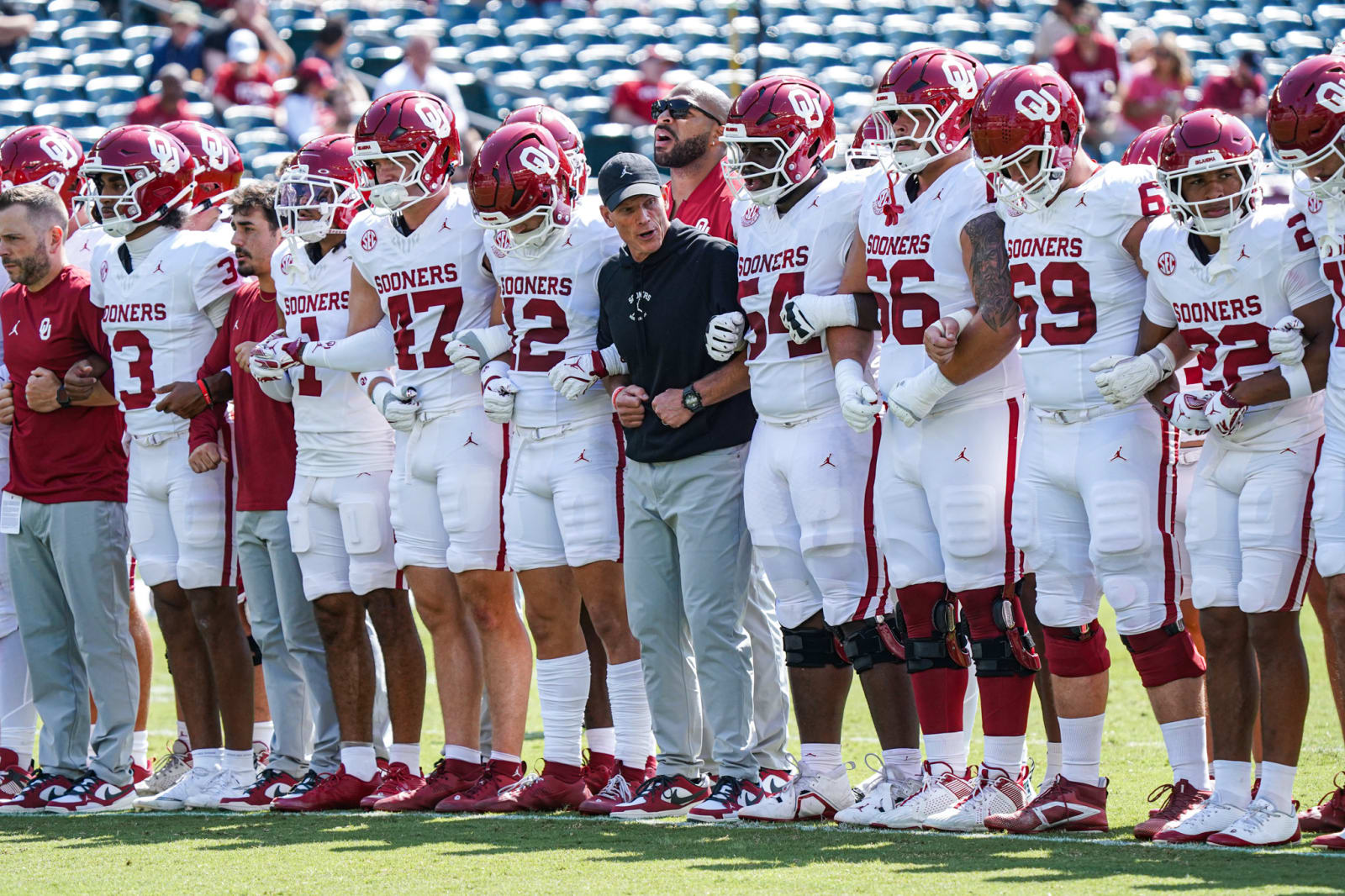 Snap counts, performance grades in OU’s win over Temple