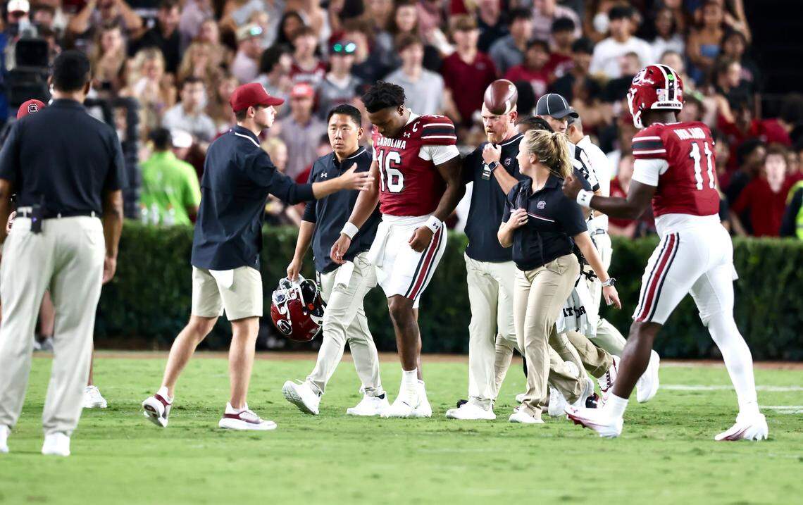 LaNorris Sellers leave South Carolina-Vandy game after hard hit