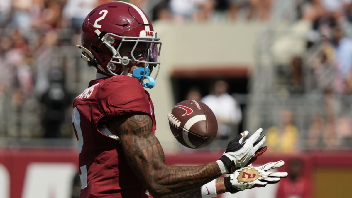 Watch Alabama’s perfect flea-flicker play vs. Wisconsin