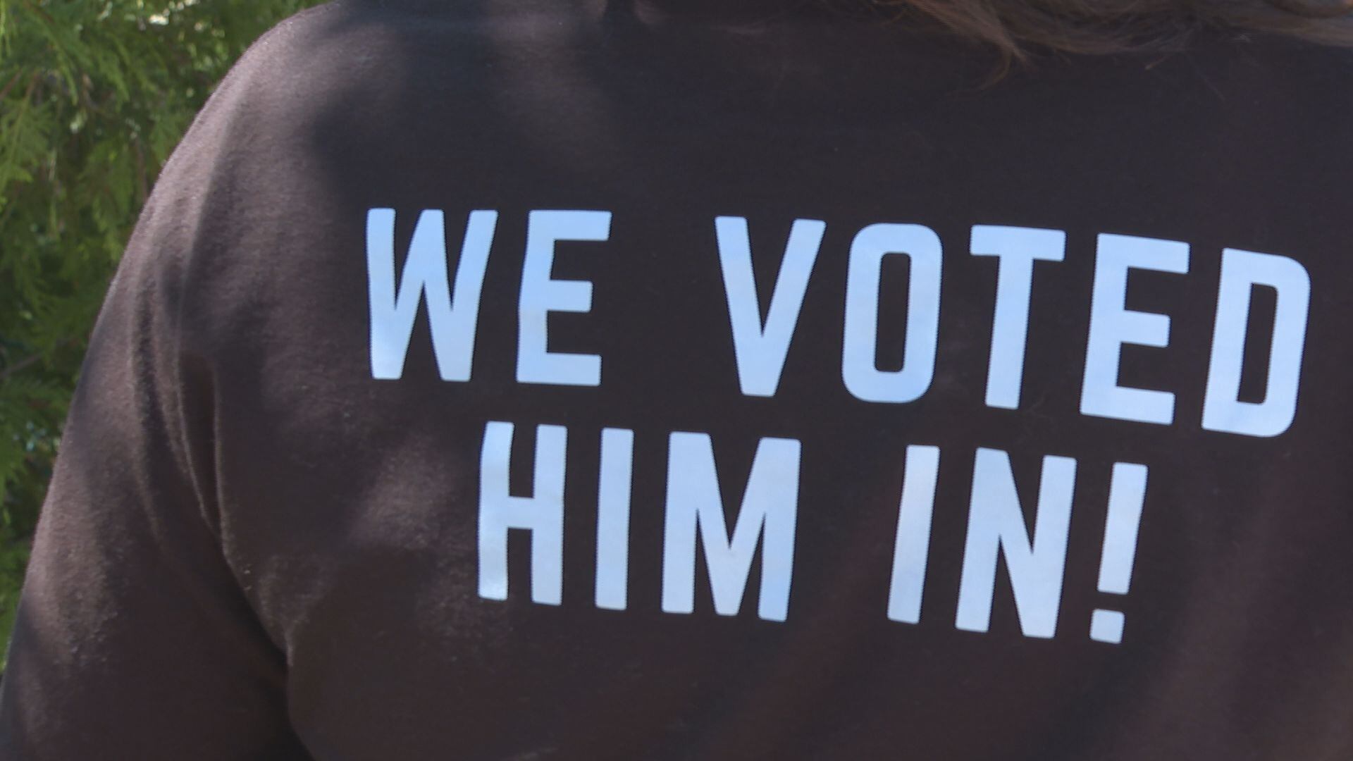 Impeached Ky. mayor speaks out at rally held for him