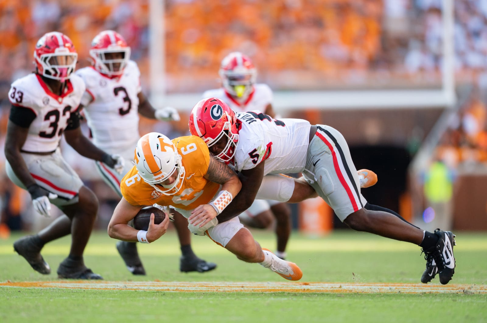 Georgia defense survives issues, comes up big to beat Tennessee