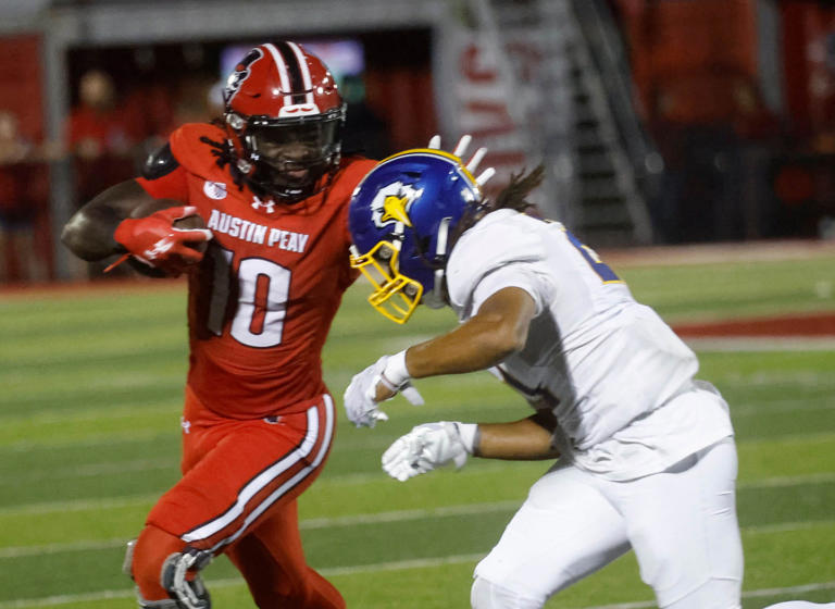 Austin Peay football routs Morehead State 56-7 in home opener