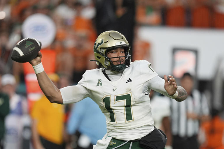 Carson Beck, Mark Fletcher Jr. lead the way as No. 5 Miami rolls past ...