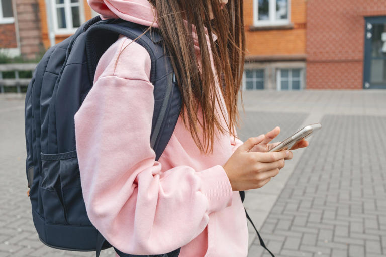 Meine Tochter hat ihr erstes Handy mit 8 Jahren bekommen – in der ...