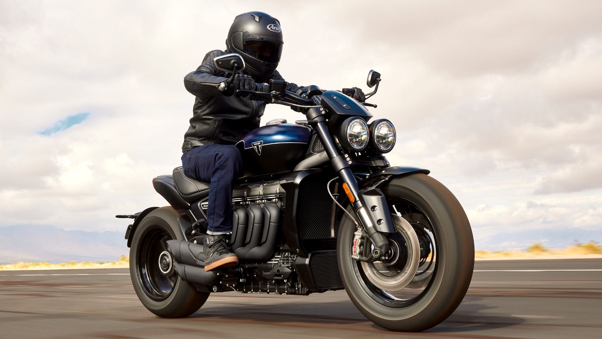 10 New Cruisers That Redefine Muscle On Two Wheels