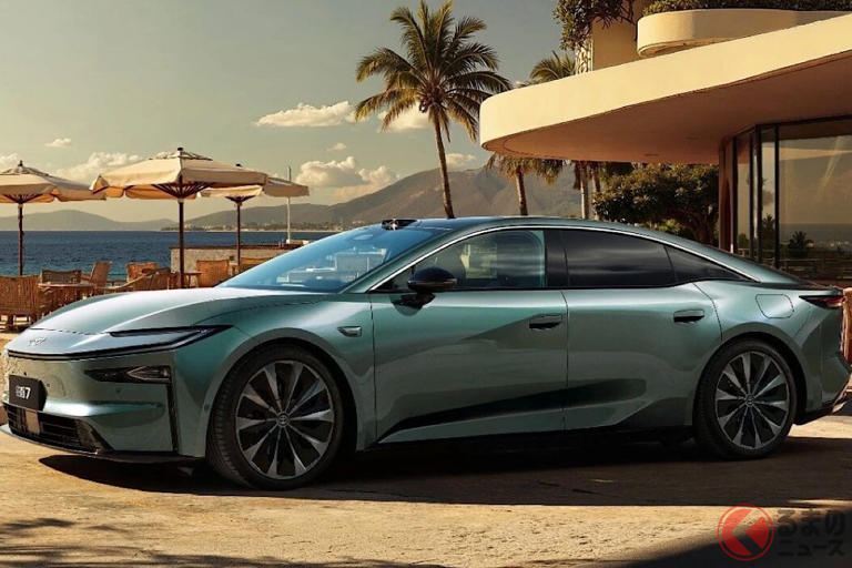 トヨタが「全長5m超えセダン」先行公開!? CROWNより大きな新型「bZ7」とは？ 一部スペックが中国で判明