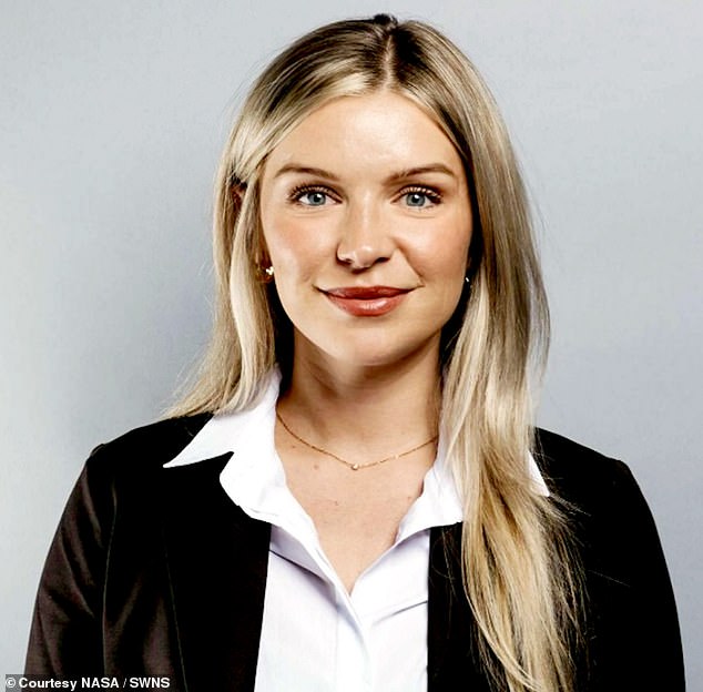Meet the British woman preparing to spend a whole year on Mars without ...