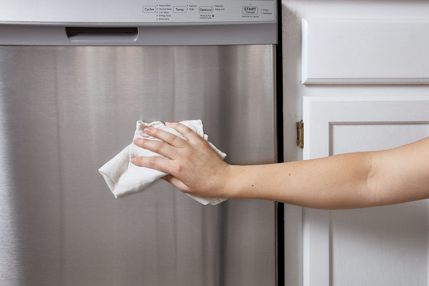 Συσκευές inox χωρίς δαχτυλιές σε 5′: Πώς τις καθαρίζουμε εύκολα και ...