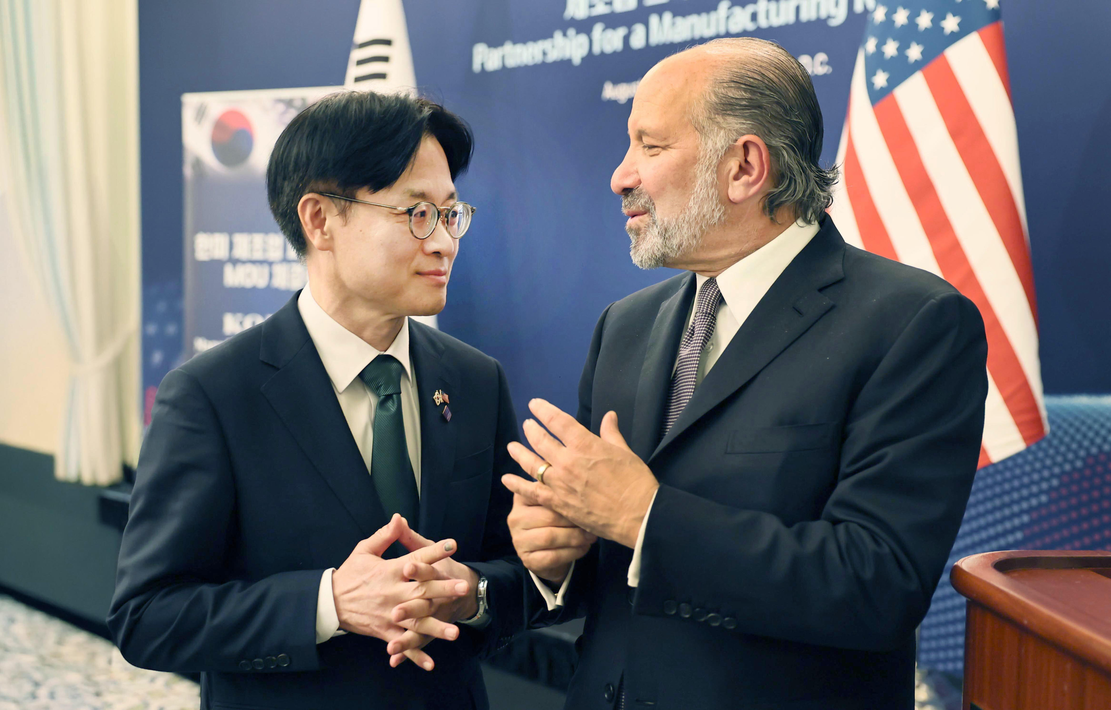Kim Jung-kwan, Lutnick discuss $350 billion investment, tariffs in New York