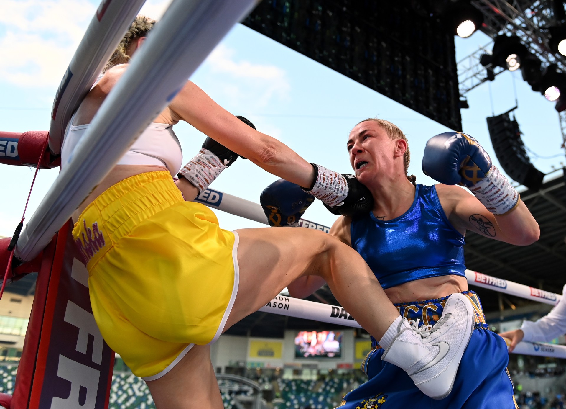 Former UFC star kicked by opponent in boxing match
