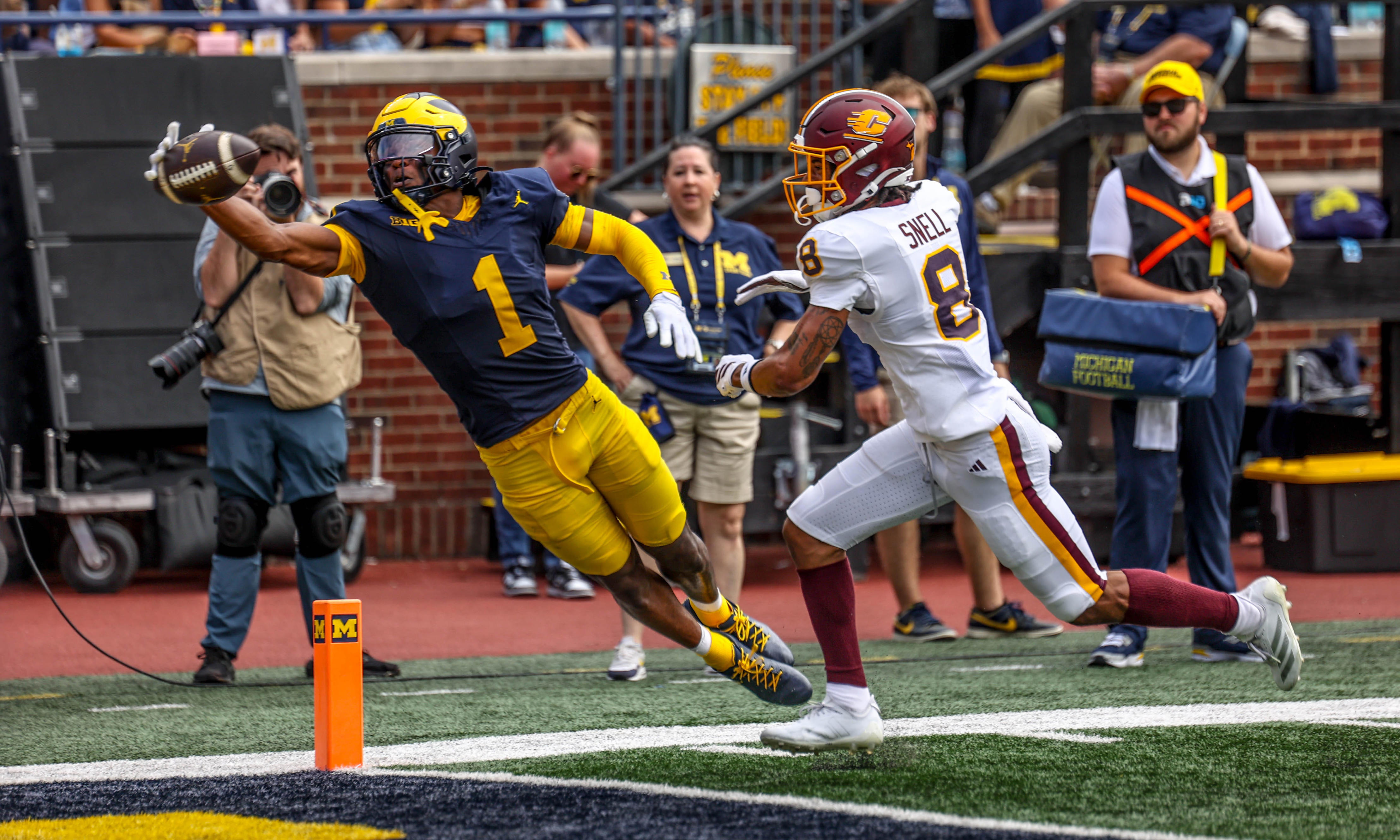 Michigan’s Texas pipeline grows as Jayden Sanders, Andrew Marsh join Enow Etta at U-M