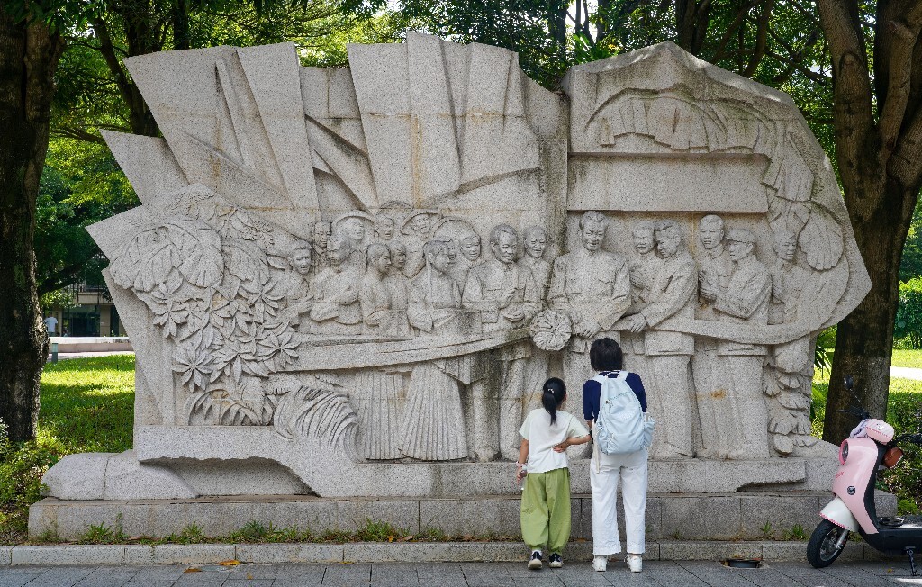 Controversial statues around the world that have been removed