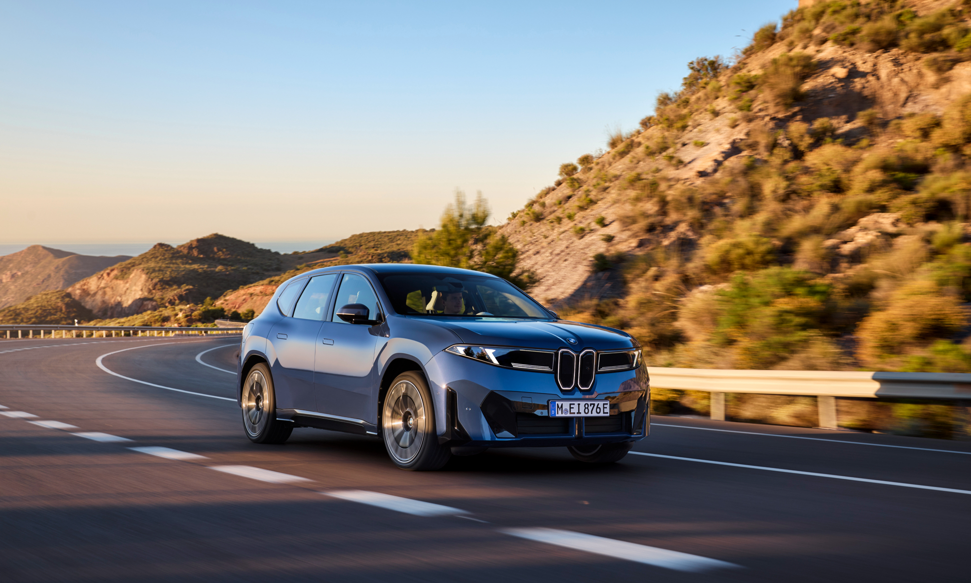 BMW iX3 debuts with 405 miles of range and futuristic new design