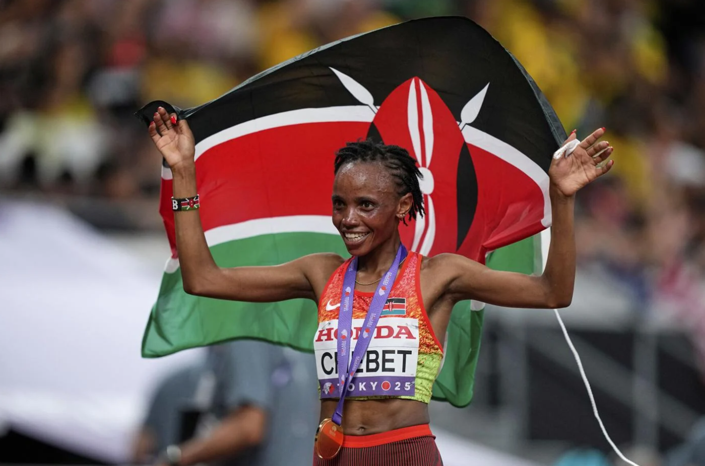 Runner Kenya hoàn tất bộ sưu tập 10.000m ở giải thế giới